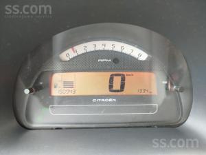 Red Citroen C2 2006 in Riga, with an engine capacity of 1.40 L and mileage of 151 thousand km for 1400 €, photo 8 on AUTOMOTO.COM.LV