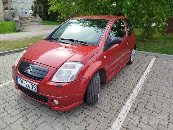 Красный Ситроен С2 2006 в Рига, объемом двигателя 1.40 л и пробегом 151 тыс. км за 1200 €, фото 2 на AUTOMOTO.COM.LV