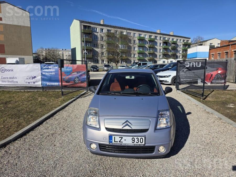 Violet Citroen C2 2003 in Ventspils, with an engine capacity of 1.10 L and mileage of 202 thousand km for 1300 €, photo 3 on AUTOMOTO.COM.LV