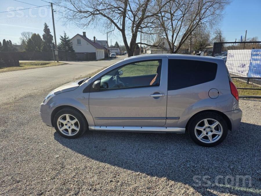 Violet Citroen C2 2003 in Ventspils, with an engine capacity of 1.10 L and mileage of 202 thousand km for 1300 €, photo 5 on AUTOMOTO.COM.LV