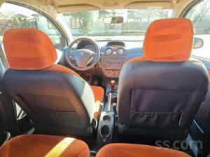 Violet Citroen C2 2003 in Ventspils, with an engine capacity of 1.10 L and mileage of 202 thousand km for 1300 €, photo 18 on AUTOMOTO.COM.LV