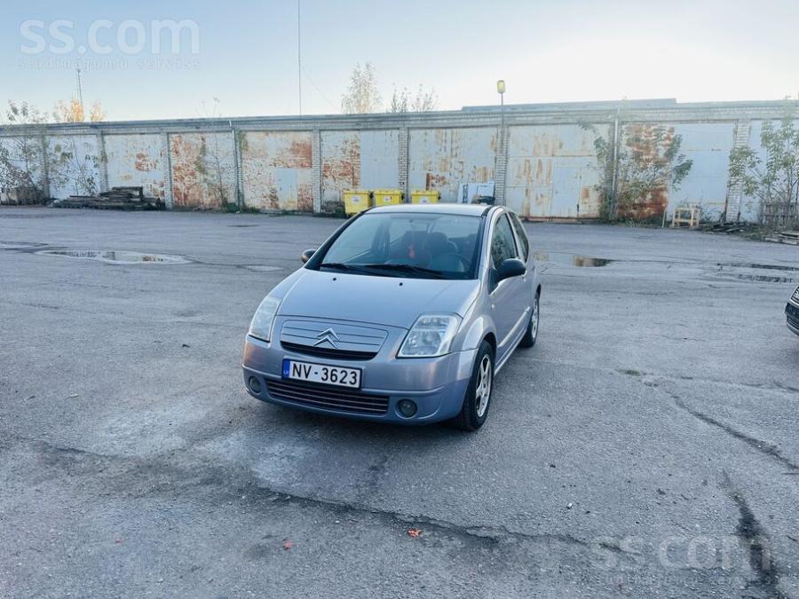 Violet Citroen C2 2004 in Riga, with an engine capacity of 1.40 L and mileage of 308 thousand km for 590 €, photo 1 on AUTOMOTO.COM.LV