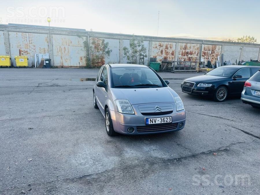 Violet Citroen C2 2004 in Riga, with an engine capacity of 1.40 L and mileage of 308 thousand km for 590 €, photo 4 on AUTOMOTO.COM.LV