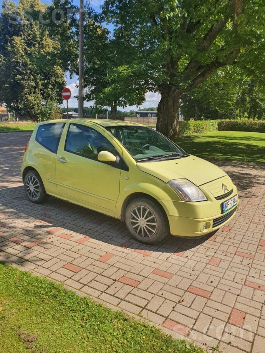 Dzeltens Citroen C2 2005 Rīga, ar dzinēja tilpumu 1.10 L un nobraukumu 102 tūkst. km par 1100 €, foto 1 vietnē AUTOMOTO.COM.LV