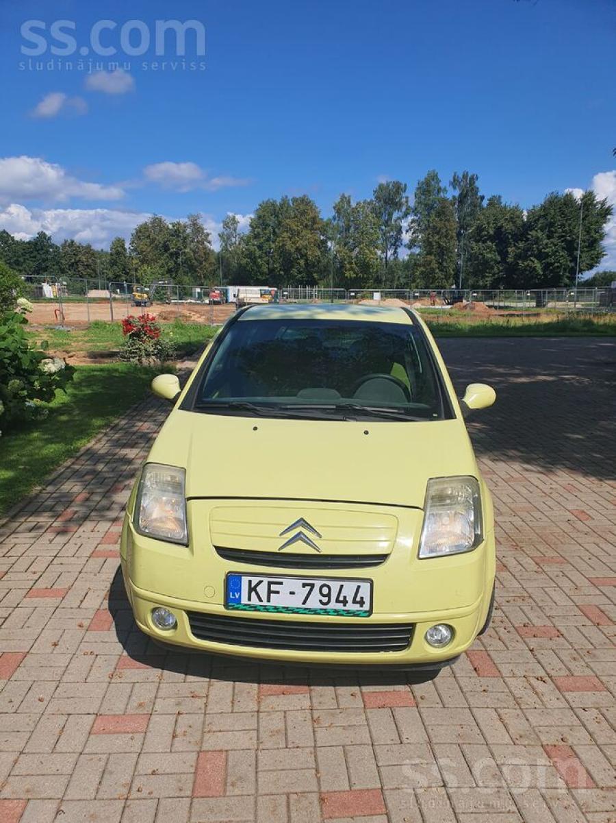 Dzeltens Citroen C2 2005 Rīga, ar dzinēja tilpumu 1.10 L un nobraukumu 102 tūkst. km par 1100 €, foto 4 vietnē AUTOMOTO.COM.LV