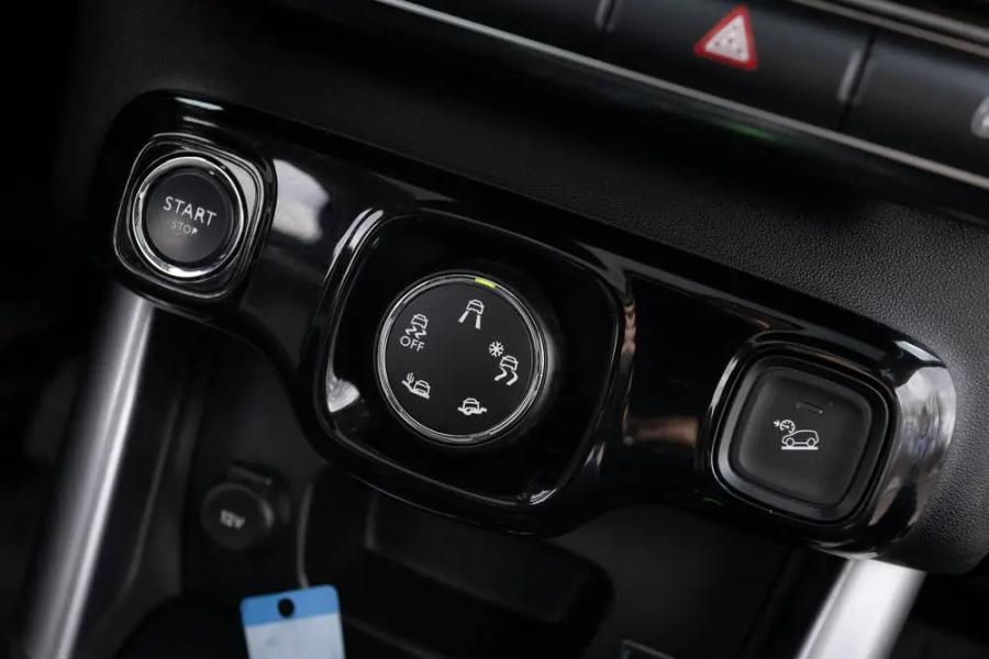 Черный Ситроен C3 Aircross 2018 в Елгава, объемом двигателя 1.20 л и пробегом 152 тыс. км за 8990 €, фото 28 на AUTOMOTO.COM.LV