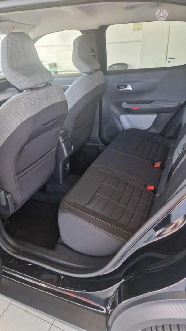 Melns Citroen c3-aircross 2025 Panevēža, ar dzinēja tilpumu 1.20 L un nobraukumu 3 tūkst. km par 20300 €, foto 6 vietnē AUTOMOTO.COM.LV