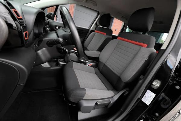 Black Citroen c3-aircross 2018 in Jelgava, with an engine capacity of 1.20 L and mileage of 108 thousand km for 7990 €, photo 9 on AUTOMOTO.COM.LV