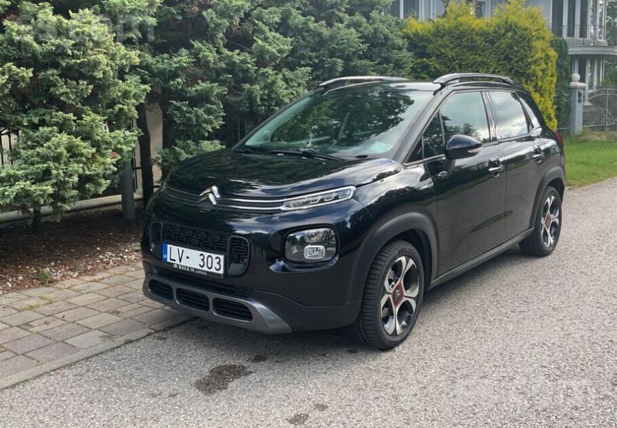 Black Citroen c3-aircross 2019 in Riga, with an engine capacity of 1.20 L and mileage of 78 thousand km for 10500 €, photo 1 on AUTOMOTO.COM.LV