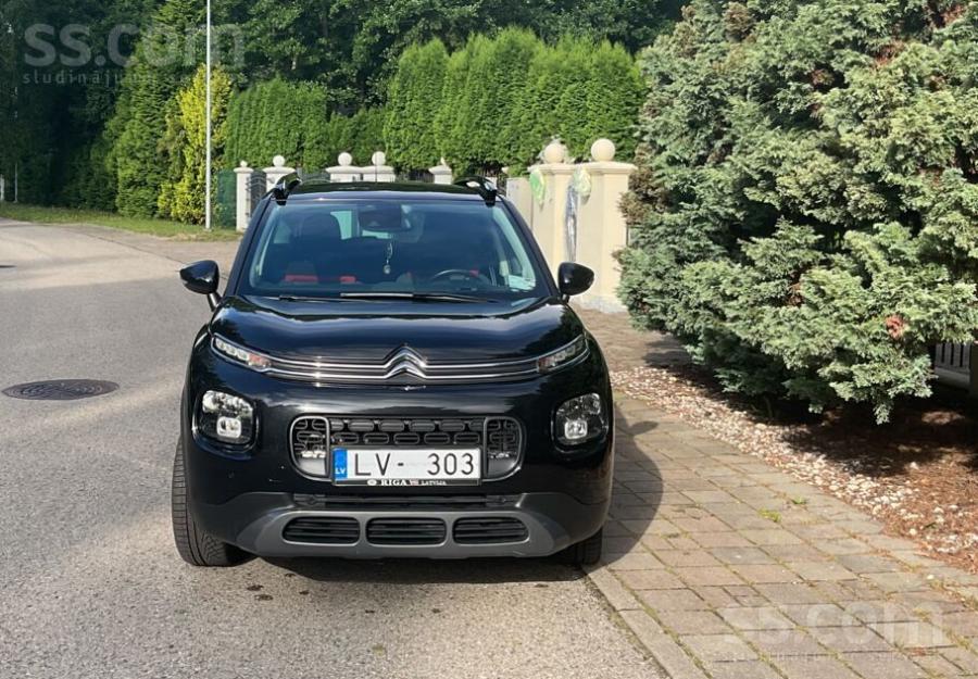 Black Citroen c3-aircross 2019 in Riga, with an engine capacity of 1.20 L and mileage of 78 thousand km for 10500 €, photo 4 on AUTOMOTO.COM.LV