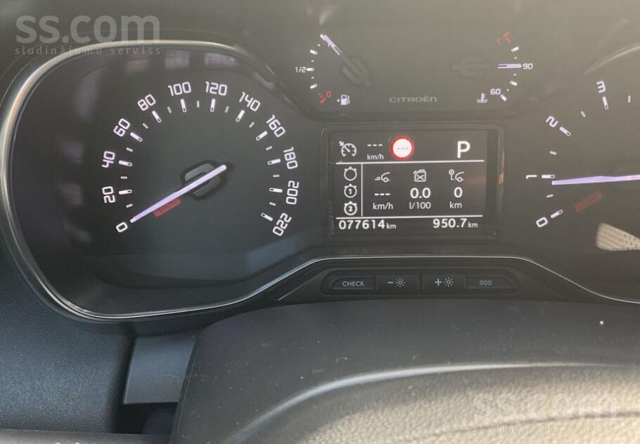 Black Citroen c3-aircross 2019 in Riga, with an engine capacity of 1.20 L and mileage of 78 thousand km for 10500 €, photo 14 on AUTOMOTO.COM.LV