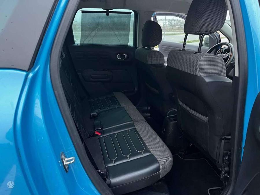 Blue Citroen c3-aircross 2018 in Vilnius, with an engine capacity of 1.20 L and mileage of 139 thousand km for 8400 €, photo 5 on AUTOMOTO.COM.LV