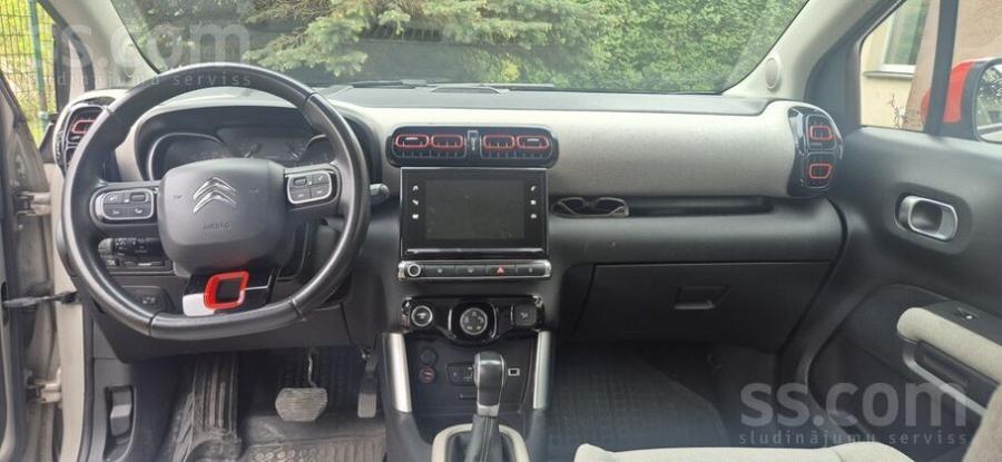 Pelēks Citroen c3-aircross 2017 Rīga, ar dzinēja tilpumu 1.20 L un nobraukumu 110 tūkst. km par 7500 €, foto 4 vietnē AUTOMOTO.COM.LV