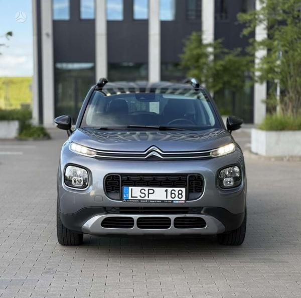Pelēks Citroen c3-aircross 2018 Viļņa, ar dzinēja tilpumu 1.20 L un nobraukumu 184 tūkst. km par 5500 €, foto 1 vietnē AUTOMOTO.COM.LV