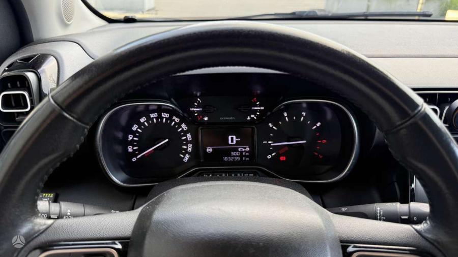 Серый Ситроен C3 Aircross 2018 в Вильнюс, объемом двигателя 1.20 л и пробегом 184 тыс. км за 5500 €, фото 19 на AUTOMOTO.COM.LV