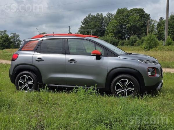 Pelēks Citroen c3-aircross 2018 Cēsis, ar dzinēja tilpumu 1.60 L un nobraukumu 191 tūkst. km par 6900 €, foto 6 vietnē AUTOMOTO.COM.LV