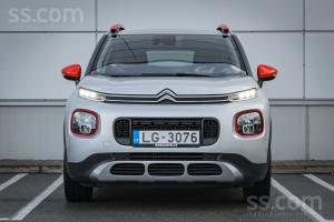 Grey Citroen c3-aircross 2018 in Riga, with an engine capacity of 1.20 L and mileage of 75 thousand km for 8150 €, photo 3 on AUTOMOTO.COM.LV