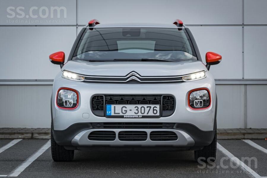 Grey Citroen c3-aircross 2018 in Riga, with an engine capacity of 1.20 L and mileage of 75 thousand km for 8150 €, photo 3 on AUTOMOTO.COM.LV