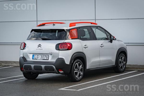 Grey Citroen c3-aircross 2018 in Riga, with an engine capacity of 1.20 L and mileage of 75 thousand km for 8150 €, photo 5 on AUTOMOTO.COM.LV