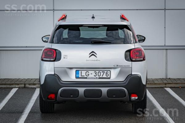 Grey Citroen c3-aircross 2018 in Riga, with an engine capacity of 1.20 L and mileage of 75 thousand km for 8150 €, photo 6 on AUTOMOTO.COM.LV