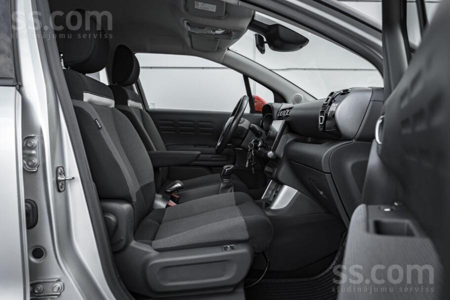 Grey Citroen c3-aircross 2018 in Riga, with an engine capacity of 1.20 L and mileage of 75 thousand km for 8150 €, photo 12 on AUTOMOTO.COM.LV