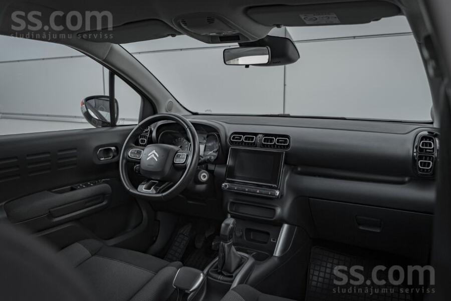 Grey Citroen c3-aircross 2018 in Riga, with an engine capacity of 1.20 L and mileage of 75 thousand km for 8150 €, photo 16 on AUTOMOTO.COM.LV