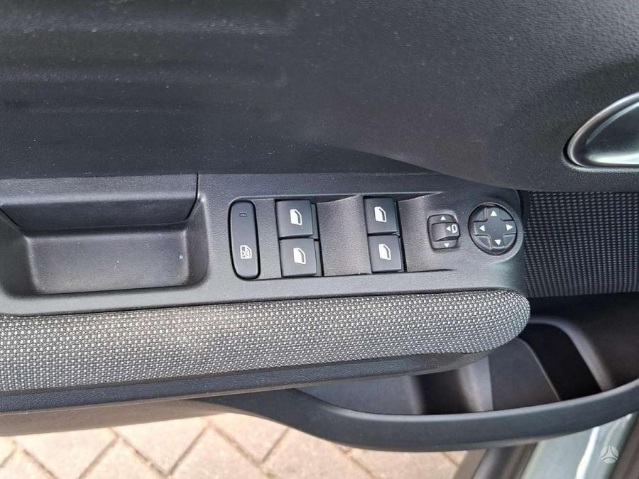 Grey Citroen c3-aircross 2021 in Vilnius, with an engine capacity of 1.20 L and mileage of 47 thousand km for 11500 €, photo 13 on AUTOMOTO.COM.LV