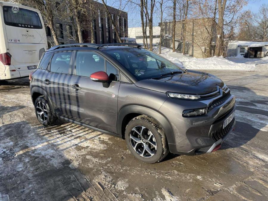 Pelēks Citroen c3-aircross 2022 Viļņa, ar dzinēja tilpumu 1.20 L un nobraukumu 28 tūkst. km par 10700 €, foto 3 vietnē AUTOMOTO.COM.LV