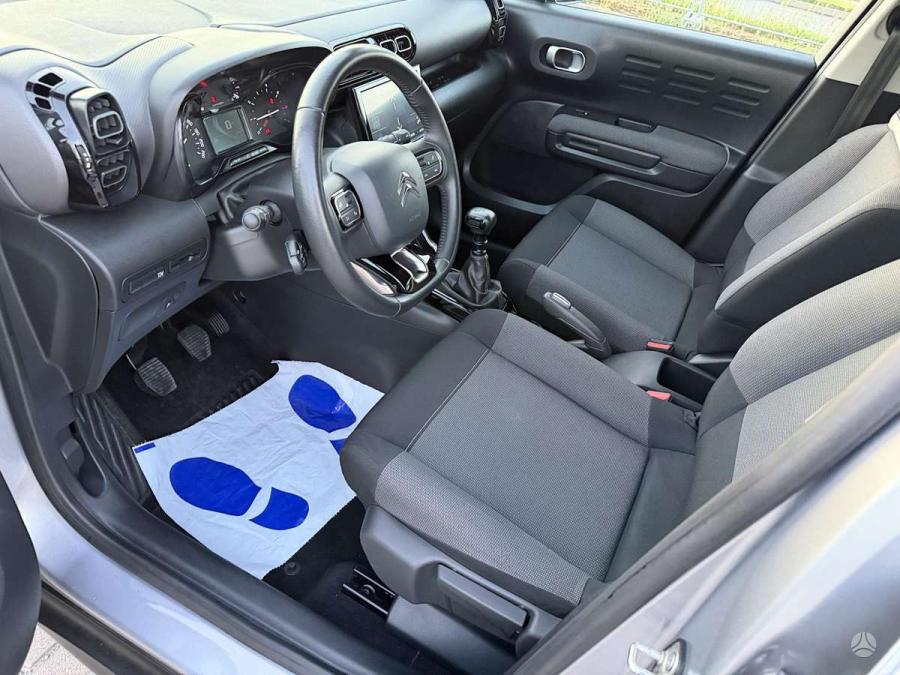 Grey Citroen c3-aircross 2023 in Marijampole, with an engine capacity of 1.20 L and mileage of 115 thousand km for 10527 €, photo 20 on AUTOMOTO.COM.LV
