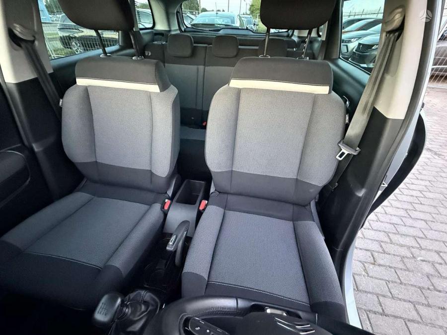 Grey Citroen c3-aircross 2023 in Marijampole, with an engine capacity of 1.20 L and mileage of 115 thousand km for 10527 €, photo 22 on AUTOMOTO.COM.LV