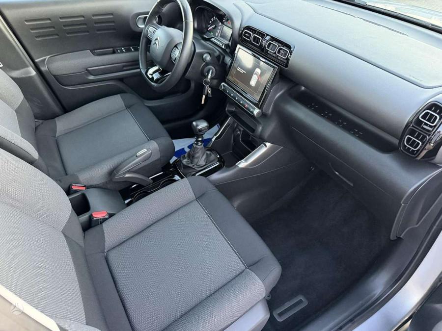 Grey Citroen c3-aircross 2023 in Marijampole, with an engine capacity of 1.20 L and mileage of 115 thousand km for 10527 €, photo 23 on AUTOMOTO.COM.LV