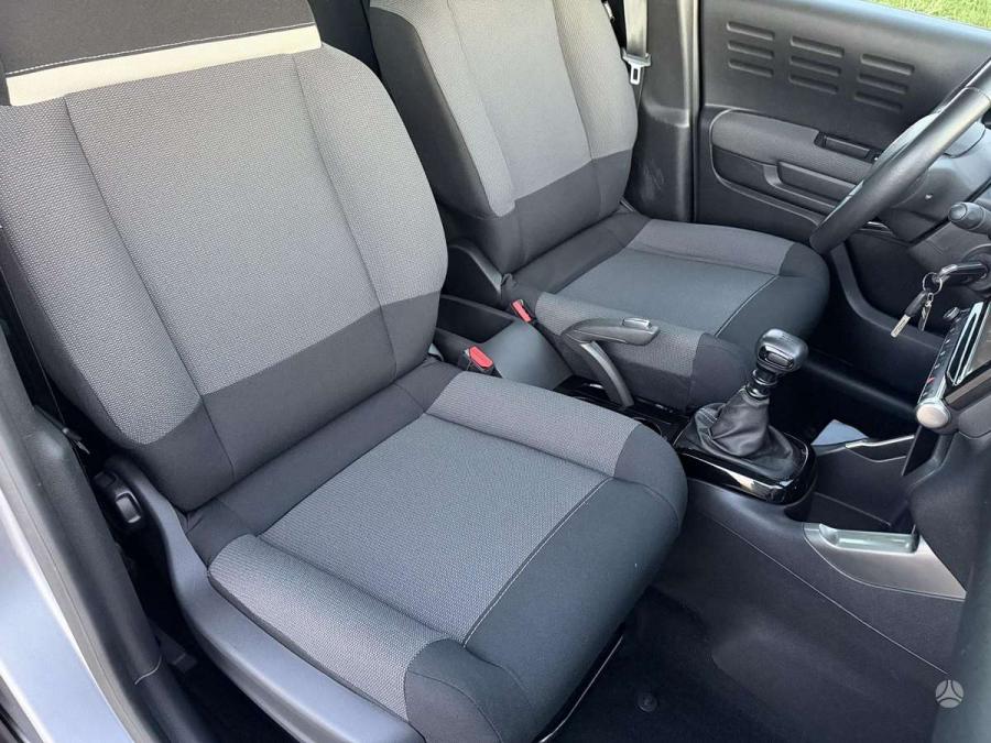 Grey Citroen c3-aircross 2023 in Marijampole, with an engine capacity of 1.20 L and mileage of 115 thousand km for 10527 €, photo 24 on AUTOMOTO.COM.LV