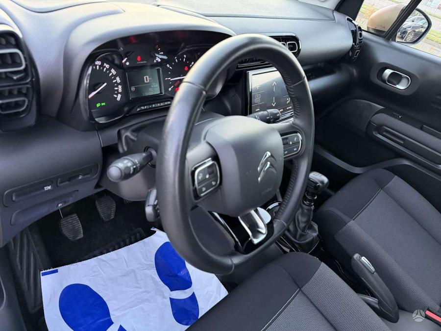 Grey Citroen c3-aircross 2023 in Marijampole, with an engine capacity of 1.20 L and mileage of 115 thousand km for 10527 €, photo 30 on AUTOMOTO.COM.LV