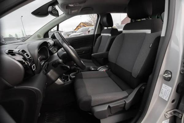 Grey Citroen c3-aircross 2018 in Jelgava, with an engine capacity of 1.20 L and mileage of 152 thousand km for 7900 €, photo 9 on AUTOMOTO.COM.LV