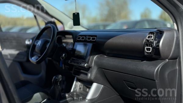 Grey Citroen c3-aircross 2019 in Jelgava, with an engine capacity of 1.20 L and mileage of 127 thousand km for 8490 €, photo 7 on AUTOMOTO.COM.LV