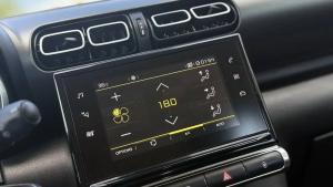 Pelēks Citroen c3-aircross 2019 Jelgava, ar dzinēja tilpumu 1.20 L un nobraukumu 127 tūkst. km par 7990 €, foto 16 vietnē AUTOMOTO.COM.LV
