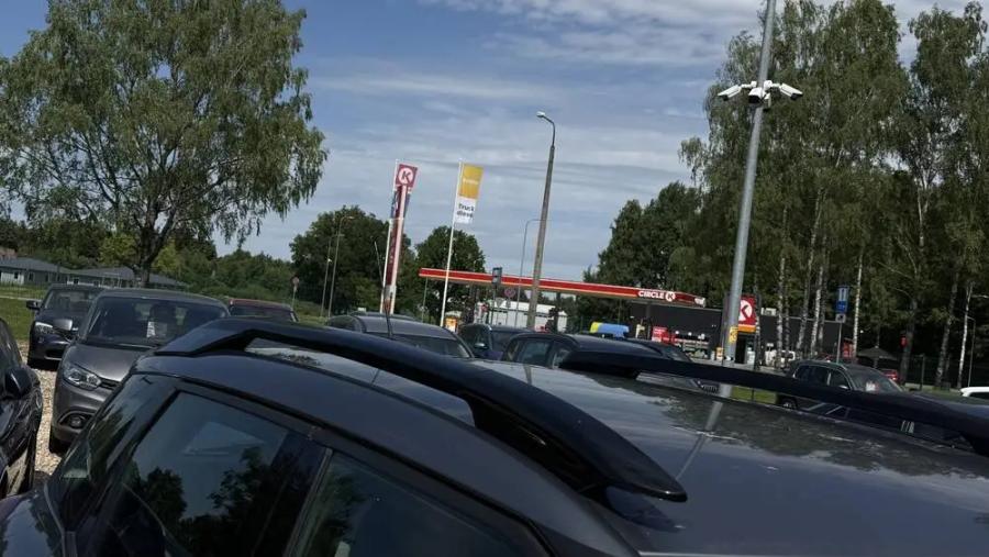 Pelēks Citroen c3-aircross 2019 Jelgava, ar dzinēja tilpumu 1.20 L un nobraukumu 127 tūkst. km par 7990 €, foto 22 vietnē AUTOMOTO.COM.LV
