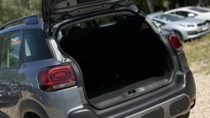 Pelēks Citroen c3-aircross 2019 Jelgava, ar dzinēja tilpumu 1.20 L un nobraukumu 127 tūkst. km par 7990 €, foto 23 vietnē AUTOMOTO.COM.LV