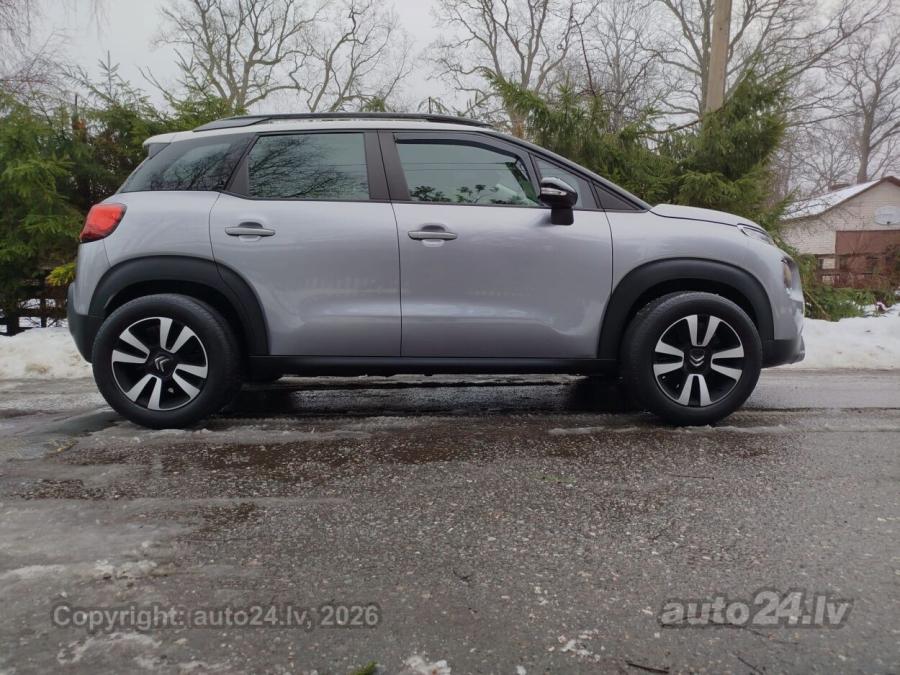 Pelēks Citroen c3-aircross 2020 Tallina, ar dzinēja tilpumu 1.20 L un nobraukumu 72 tūkst. km par 11999 €, foto 3 vietnē AUTOMOTO.COM.LV