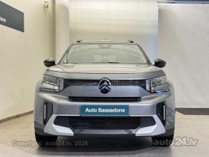 Серый Ситроен C3 Aircross 2025 в Таллин, объемом двигателя 1.20 л и пробегом 16 тыс. км за 20900 €, фото 3 на AUTOMOTO.COM.LV