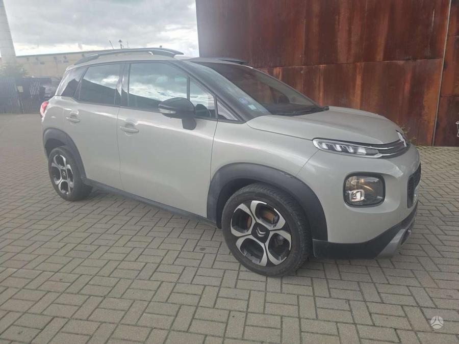 Pelēks Citroen c3-aircross 2018 Tauragė, ar dzinēja tilpumu 1.20 L un nobraukumu 130 tūkst. km par 3950 €, foto 1 vietnē AUTOMOTO.COM.LV