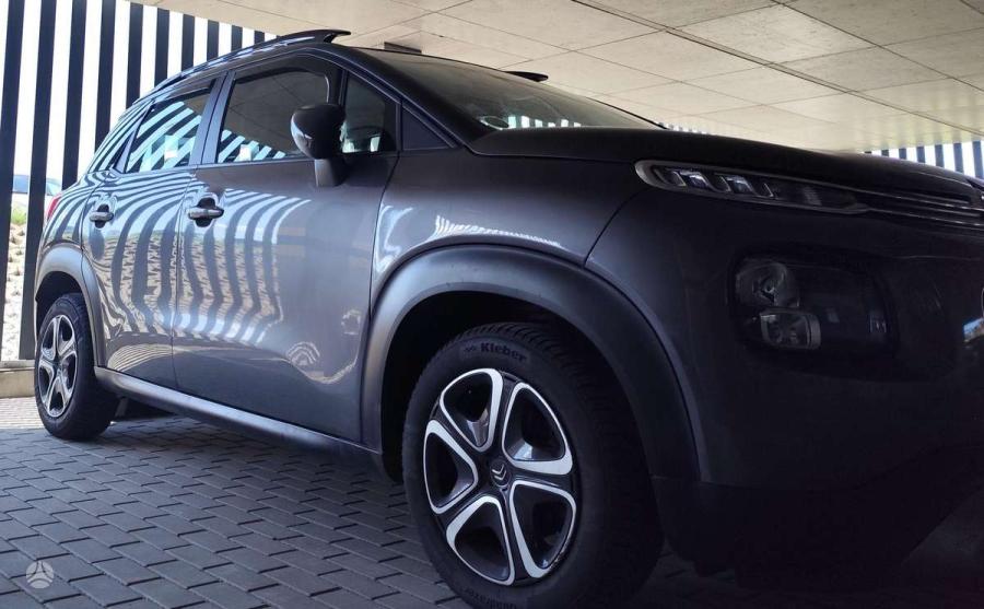 Pelēks Citroen c3-aircross 2022 Viļņa, ar dzinēja tilpumu 1.50 L un nobraukumu 130 tūkst. km par 9899 €, foto 13 vietnē AUTOMOTO.COM.LV