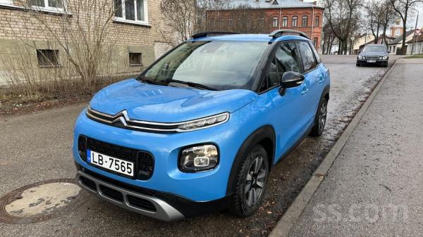 Citroen c3-aircross 2017 in Daugavpils, with an engine capacity of 1.20 L and mileage of 59 thousand km for 13950 €, photo 1 on AUTOMOTO.COM.LV