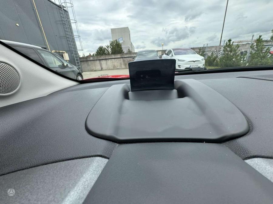 Red Citroen c3-aircross 2018 in Siauliai, with an engine capacity of 1.20 L and mileage of 163 thousand km for 5700 €, photo 15 on AUTOMOTO.COM.LV
