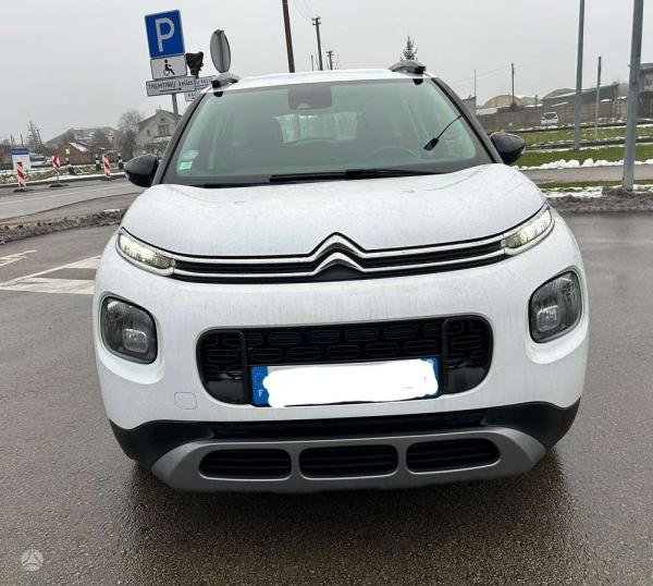 White Citroen c3-aircross 2018 in Taurage, with an engine capacity of 1.20 L and mileage of 120 thousand km for 6500 €, photo 1 on AUTOMOTO.COM.LV