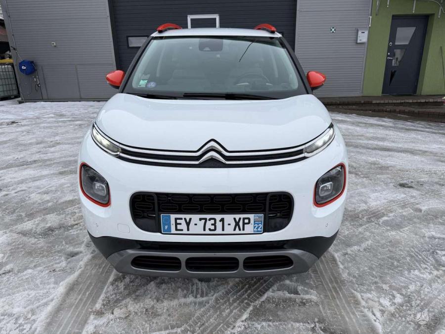 Белый Ситроен C3 Aircross 2018 в Таураге, объемом двигателя 1.20 л и пробегом 83 тыс. км за 8900 €, фото 2 на AUTOMOTO.COM.LV