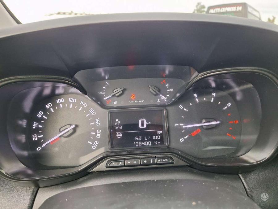 Белый Ситроен C3 Aircross 2018 в Таураге, объемом двигателя 1.20 л и пробегом 138 тыс. км за 6199 €, фото 12 на AUTOMOTO.COM.LV
