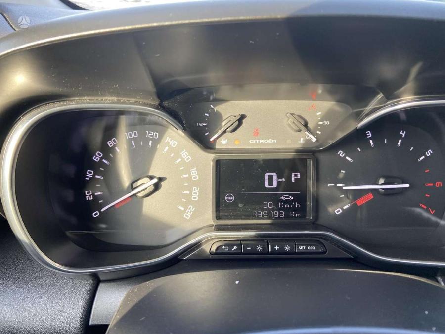 White Citroen c3-aircross 2019 in Taurage, with an engine capacity of 1.50 L and mileage of 135 thousand km for 8400 €, photo 17 on AUTOMOTO.COM.LV