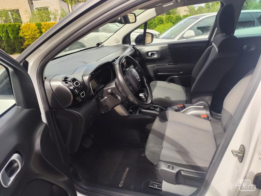 White Citroen c3-aircross 2019 in Telschi, with an engine capacity of 1.20 L and mileage of 136 thousand km for 6400 €, photo 12 on AUTOMOTO.COM.LV