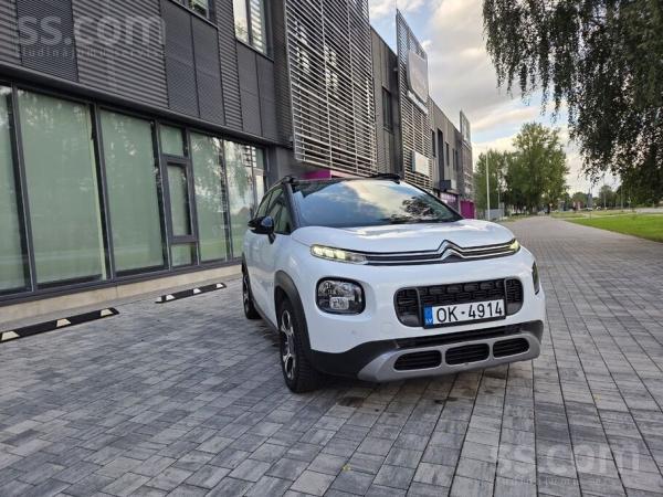 Белый Ситроен C3 Aircross 2019 в Рига, объемом двигателя 1.20 л и пробегом 96 тыс. км за 9990 €, фото 2 на AUTOMOTO.COM.LV